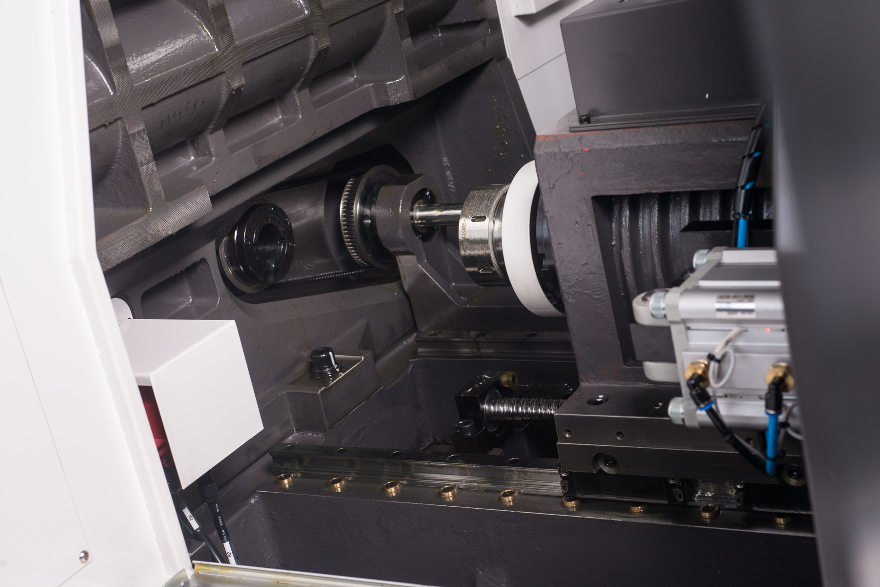 The Swiss Lathe - A More Rigid Approach